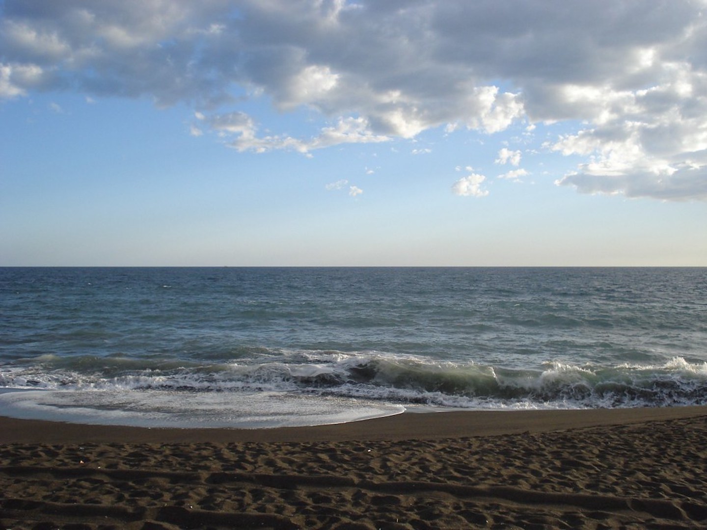 Monterrico una playa paradisíaca para relajarse - itGuatemala