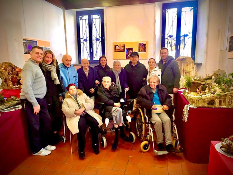Gli anziani della Rsa Gli Aironi in gita al museo - italiani.it