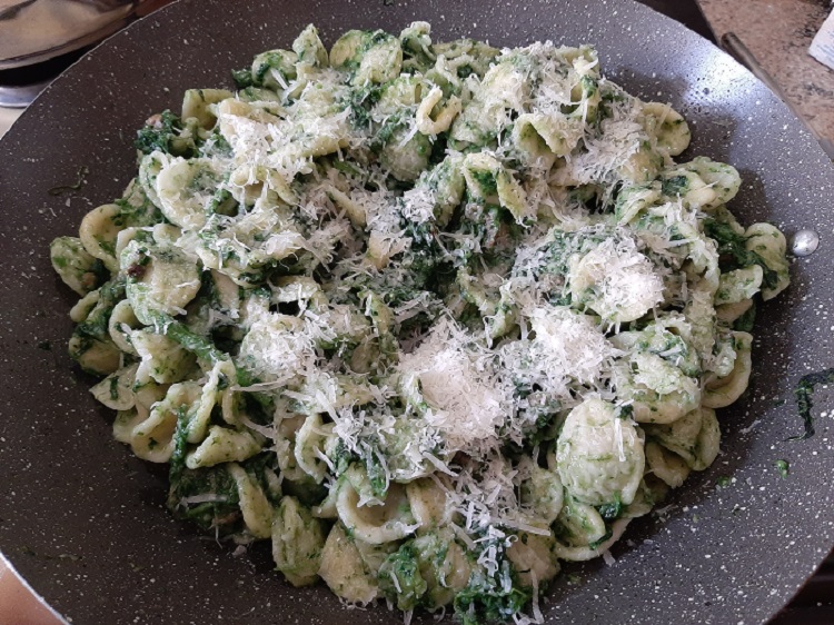 Orecchiette alle cime di rapa: la ricetta del venerdì di nonna Mary ...