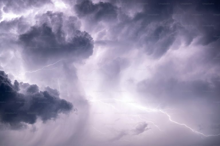 Bad weather, Italy on its knees: roofs blown off in Veneto, Mose in ...